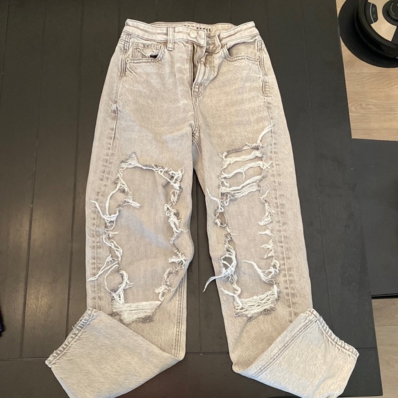 American Eagle Outfitters | Jeans | American Eagle Very Distressed ...